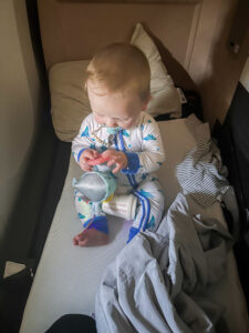 Flying BUSINESS CLASS with a Baby - The Pros, Cons, and What to Know ...